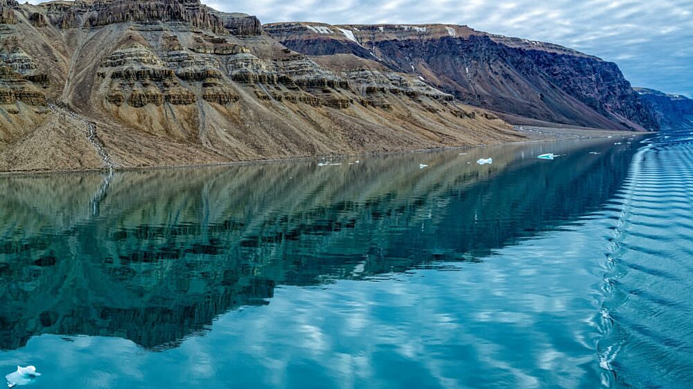 High Arctic Explorer, Aug. 6–Aug. 17, 2019 | Adventure Canada