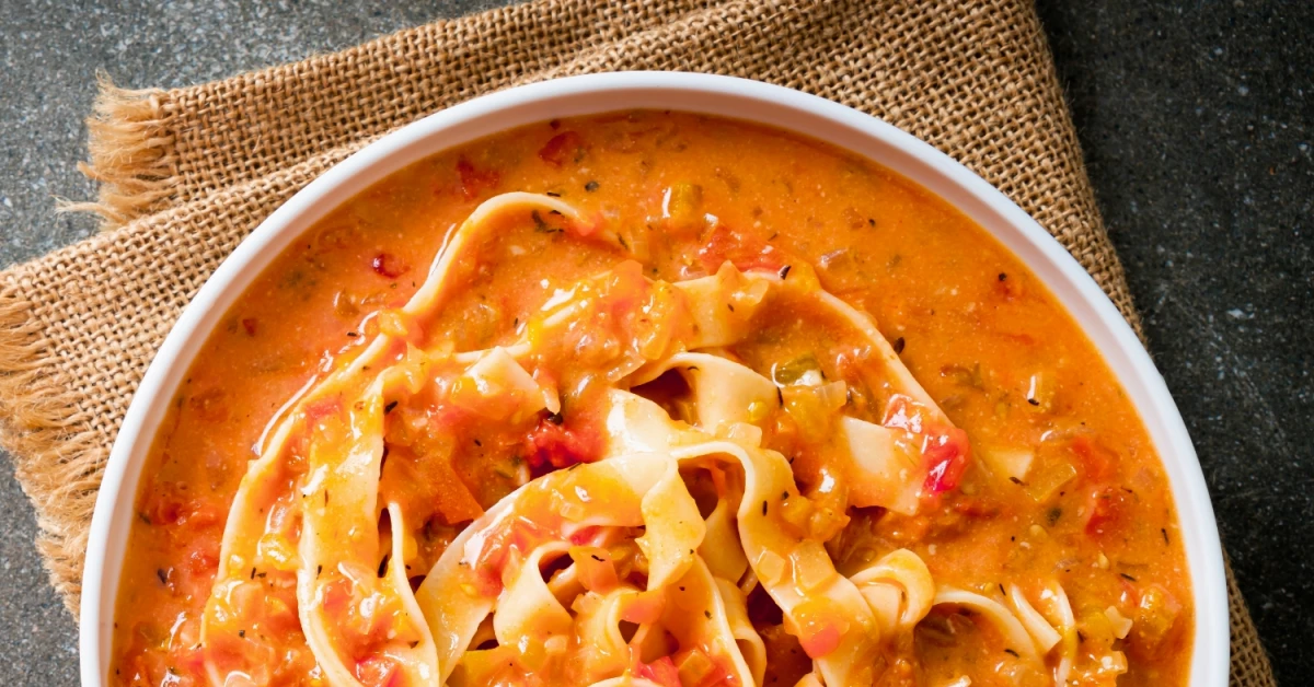 Sauce Romanoff rosée à la tomate et vodka | Antoine.ca