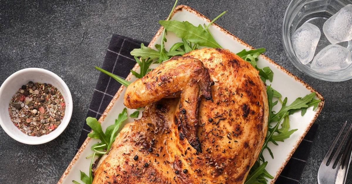 Demi-poulet au sumac, grelots nouvelles, olives vertes et citron ...