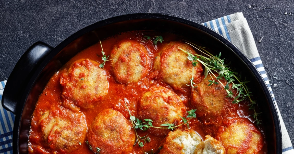 Polpettes de morue, sauce arrabiata et légumes grillés | Antoine.ca