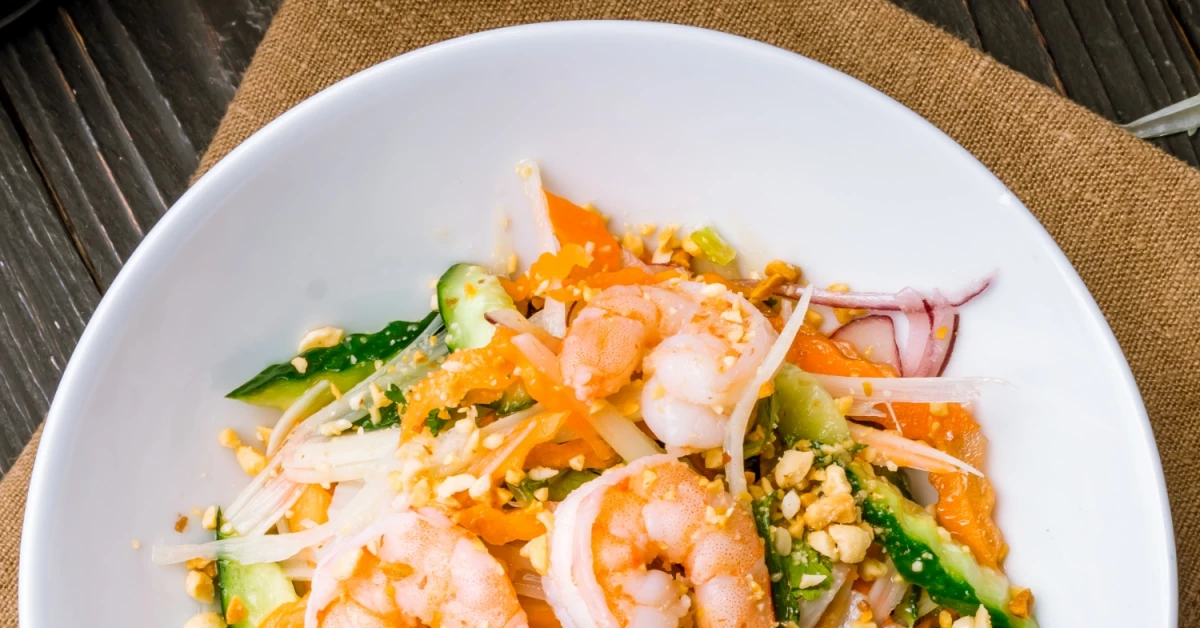 Salade de crevettes de Matane au maïs, vinaigrette coco et beurre d ...