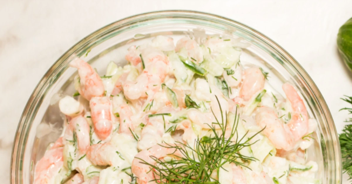 Salade de gemellis aux crevettes de Matane, légumes et Kalamata ...