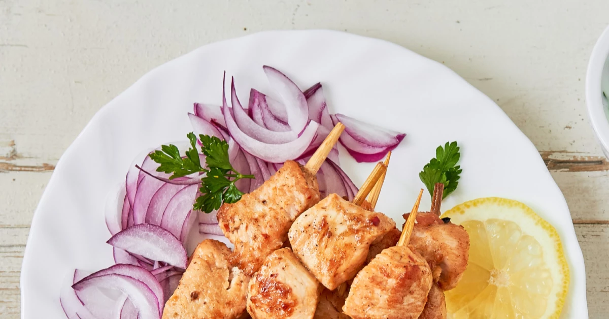4 brochettes de cubes de poitrines de poulet shish taouk | Antoine.ca