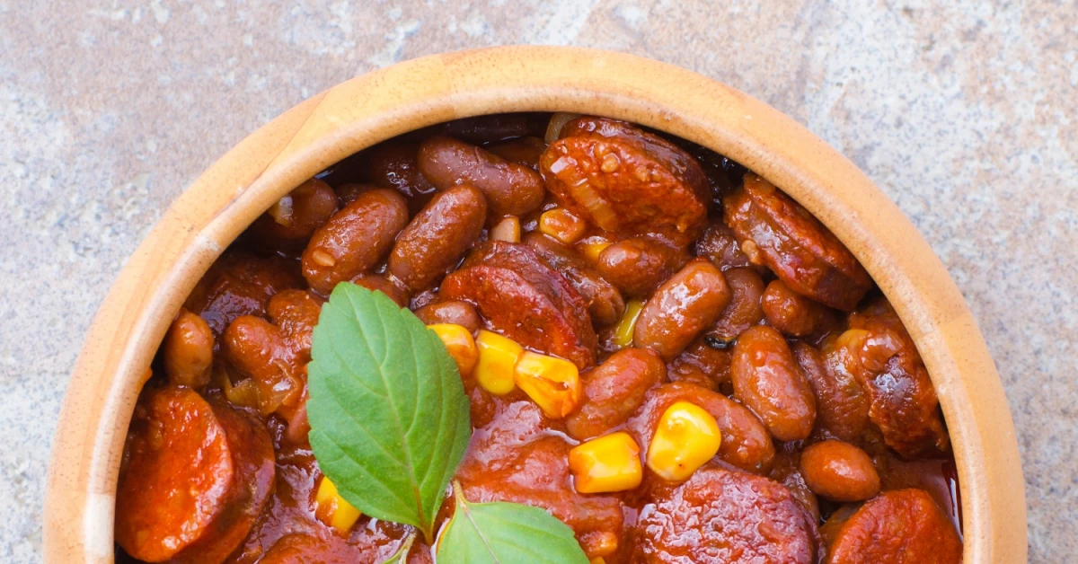 Chili con carne de 4 saucisses italiennes et duo de haricots, crème ...