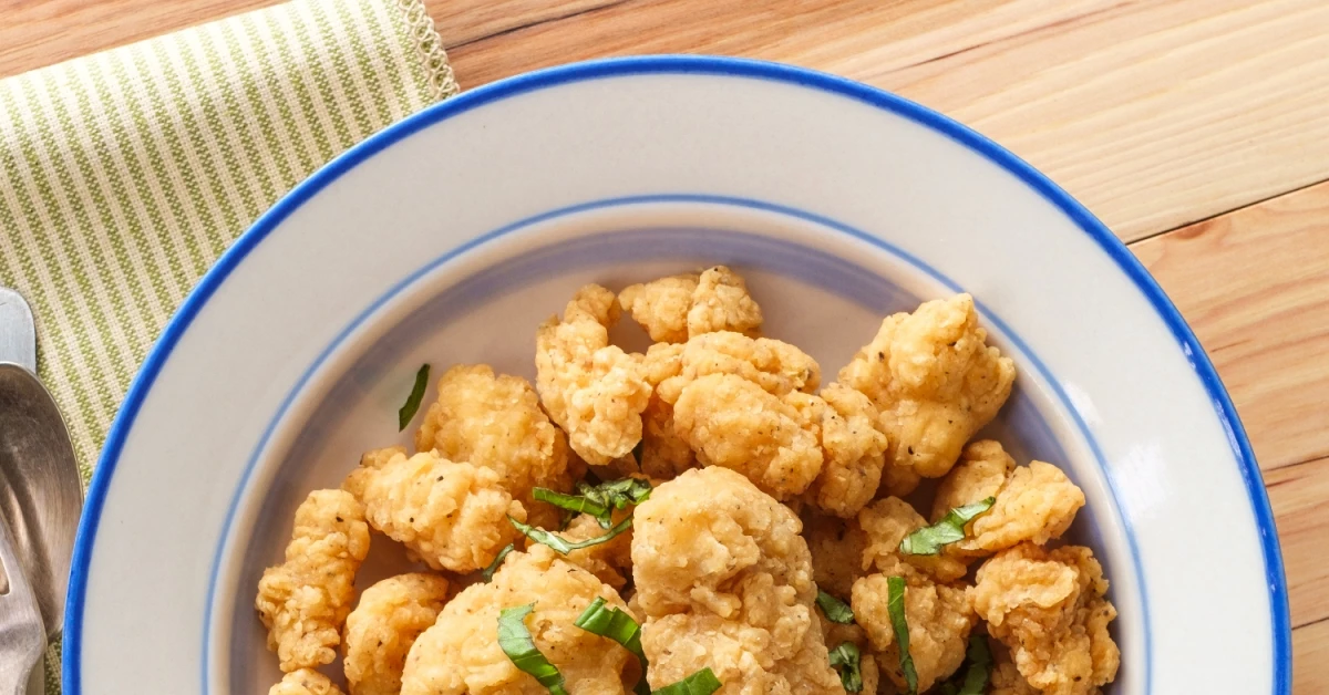 Poulet pop corn aux Corn Flakes, mayo au miel, nantaises grillées ...