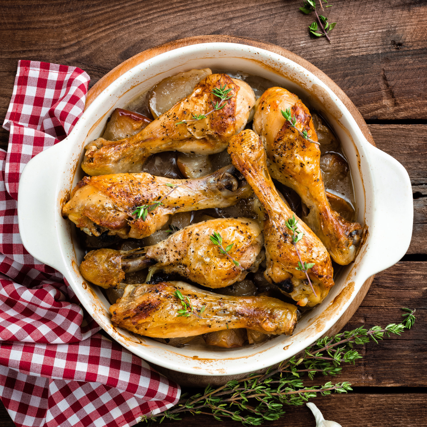 Pilons de poulet marinés, sauce aux poivrons grillés | Antoine.ca