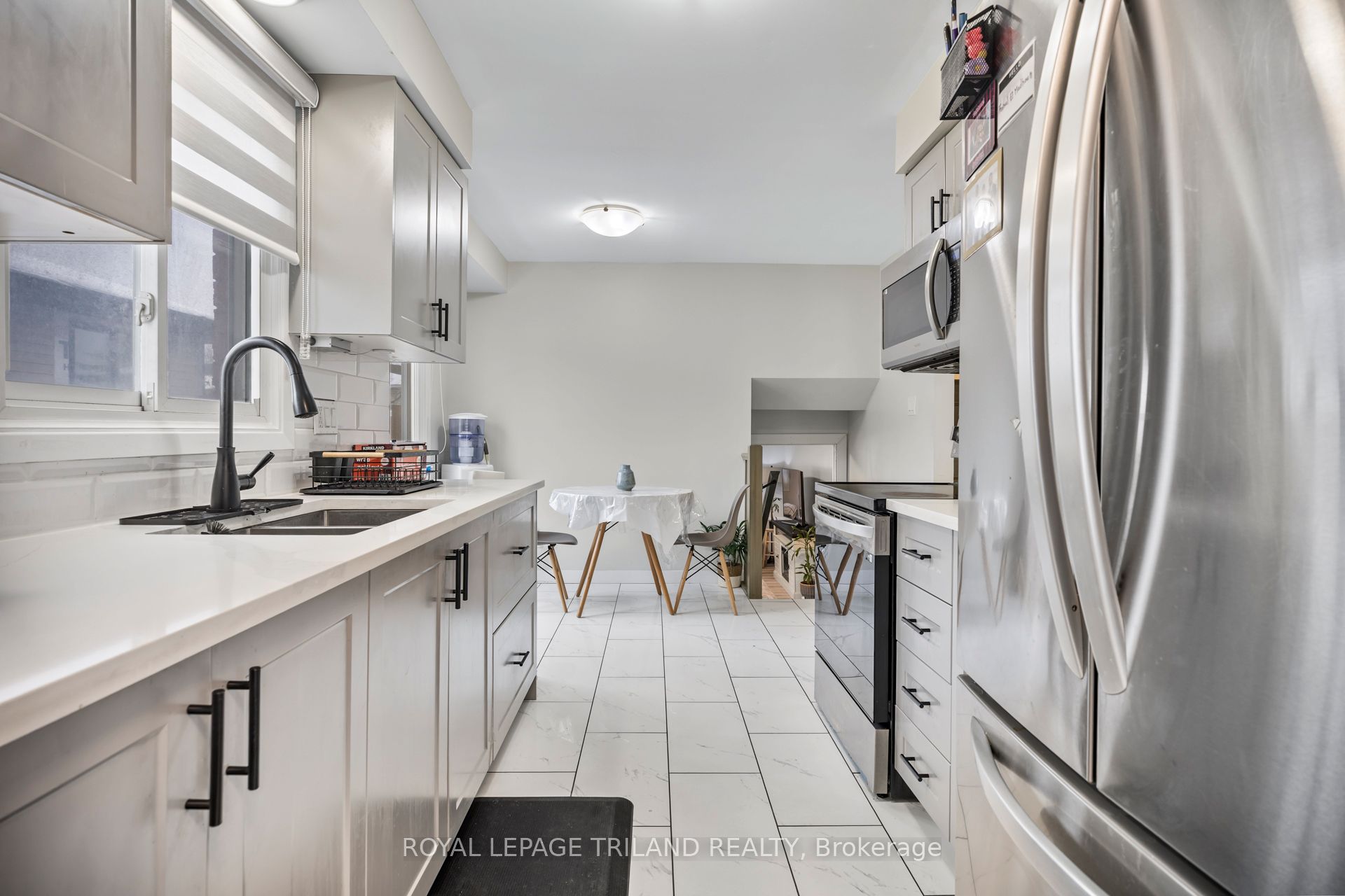 43 Beechmount Cres, London South, ON - Backsplit 4-Level for Sale ...