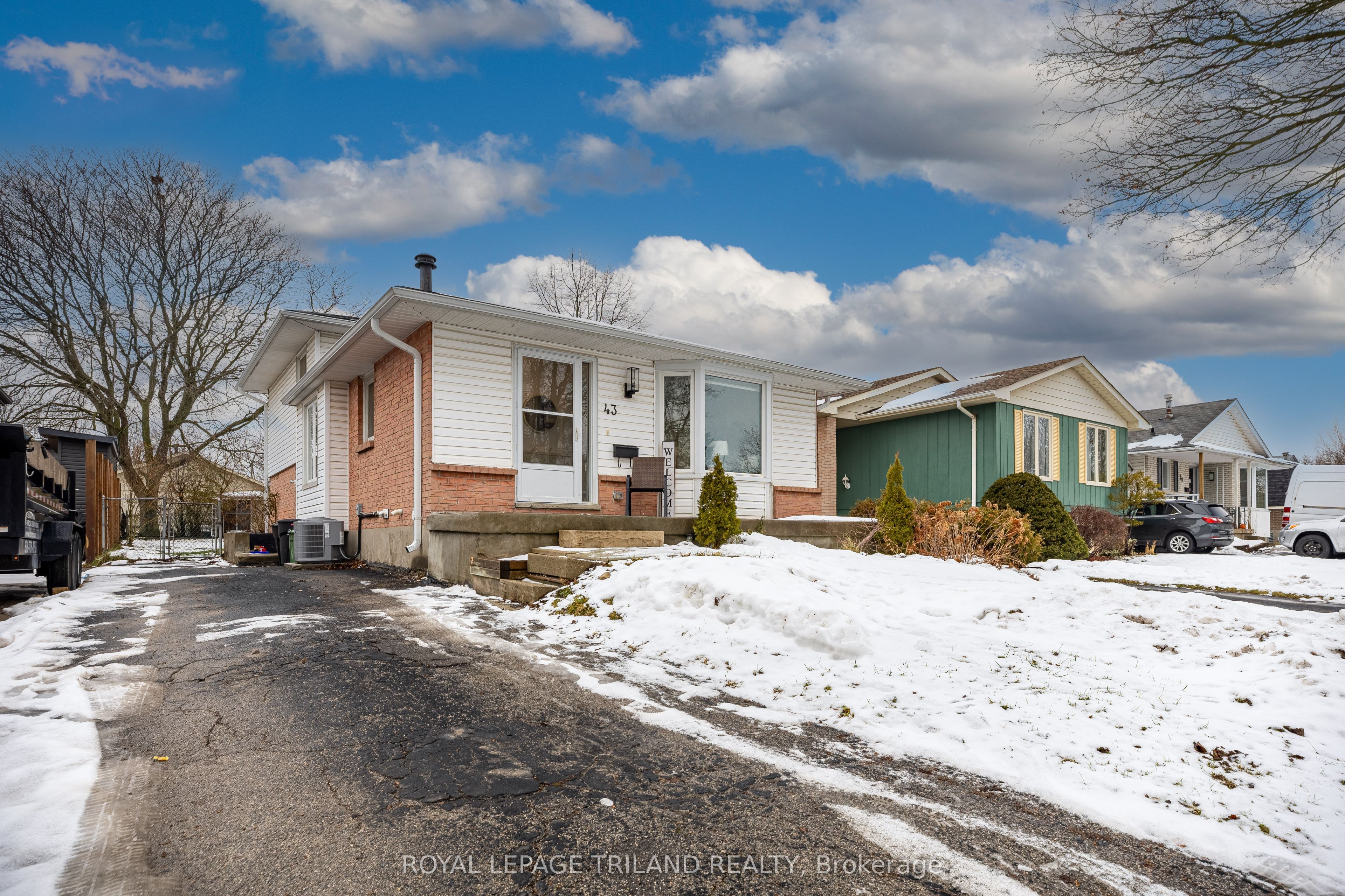 43 Beechmount Cres, London South, ON - Backsplit 4-Level for Sale ...