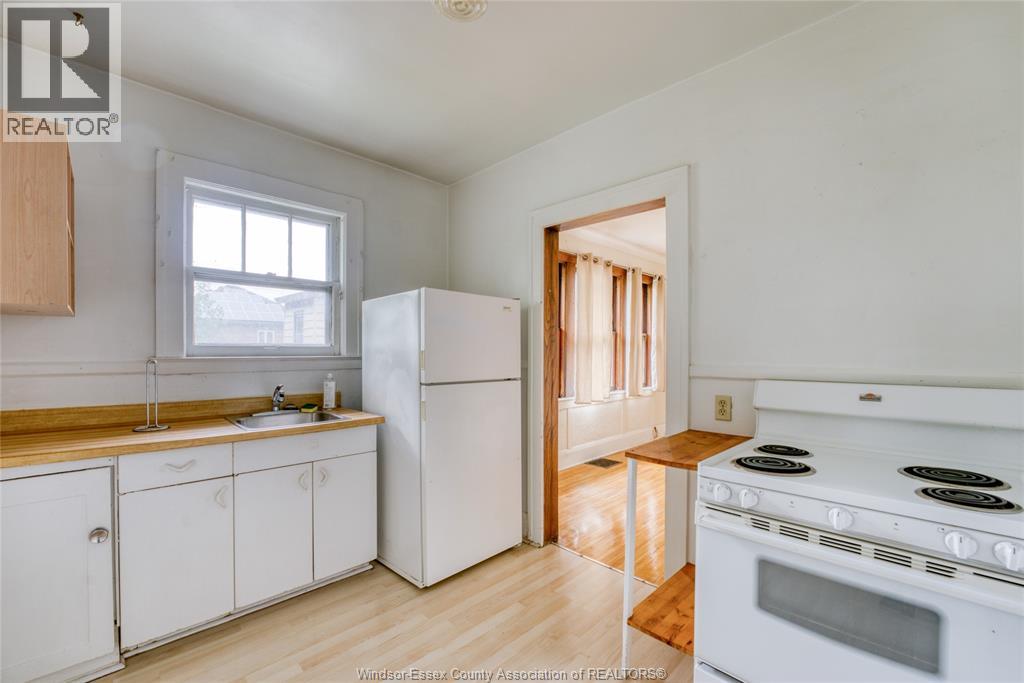 135 Oak, Windsor, ON - Duplex for Rent @ $1,695 | SoldWell