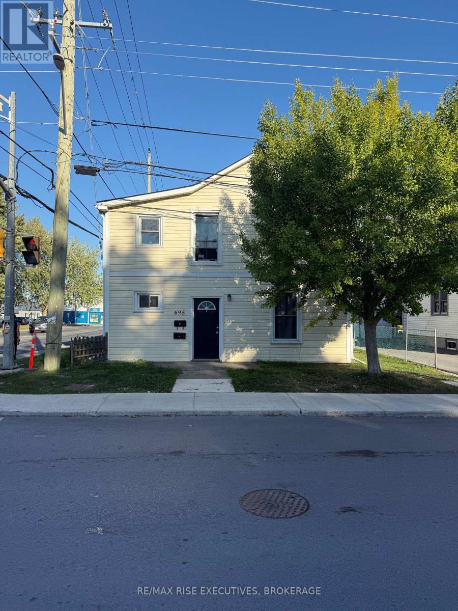 695 Victoria Street, Kingston (East Of Sir John A. Blvd), ON - Duplex ...