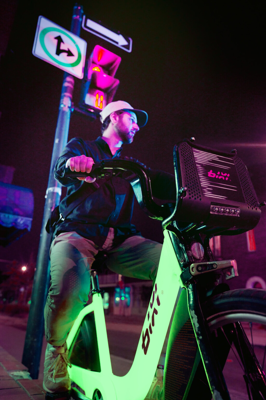 BIXIs that light up the night: why glowing bikes? | BIXI Montréal