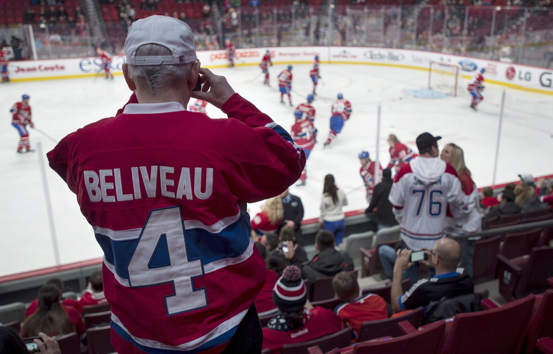 10 reasons why hockey fans are the best sports fans - Espresso Mag