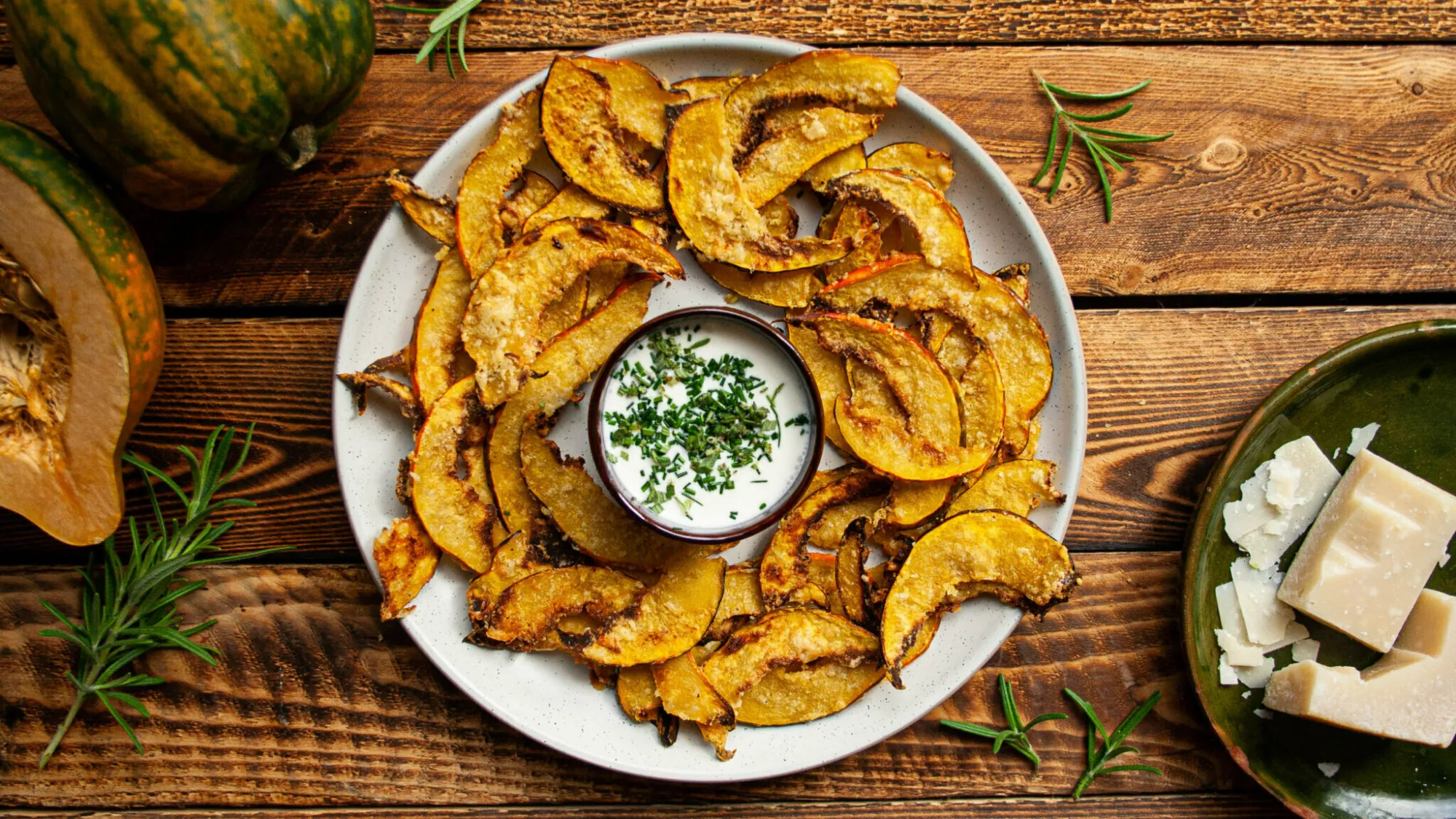 Croustilles de courge bio au parmesan et yogourt aux… | QuébecBio