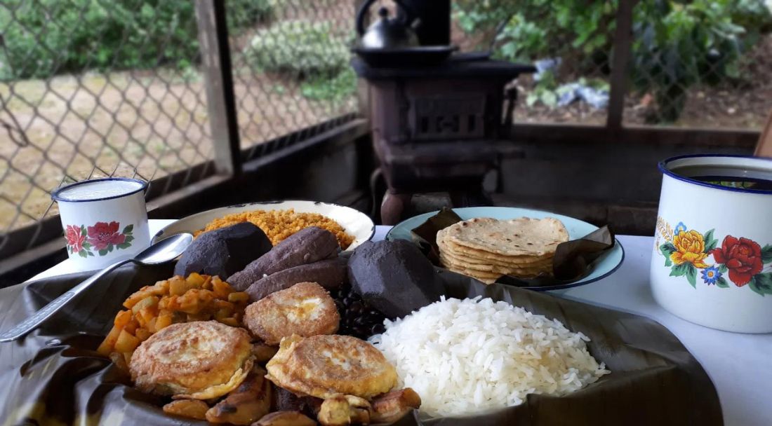 Must Try Food in Costa Rica – Costa Rican Cuisine