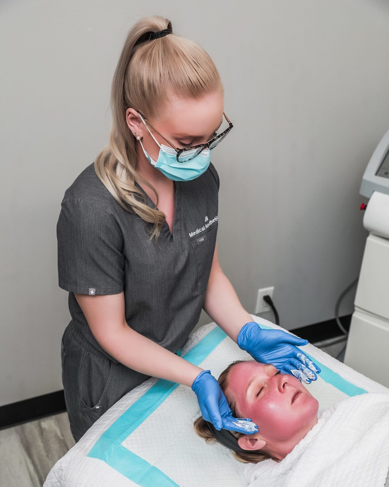 Cosmetic Services, Skin Rejuvenation | Ageless Living